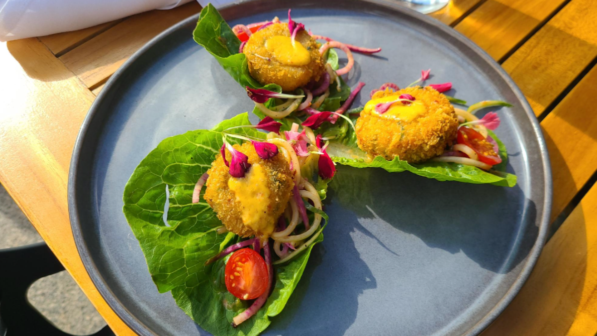Maui Hawaii's Guide to Dining - Gather on Maui Specials! - MENU Magazine